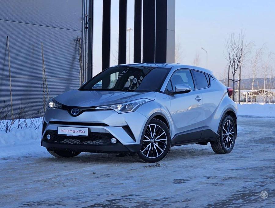 Pelēks Toyota C-HR 2017 Viļņa, ar dzinēja tilpumu 1.80 L un nobraukumu 207 tūkst. km par 14900 €, foto 4 vietnē AUTOMOTO.COM.LV