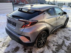 Grey Toyota C-HR 2017 in Panevezys, with an engine capacity of 1.80 L and mileage of 98 thousand km for 16400 €, photo 4 on AUTOMOTO.COM.LV