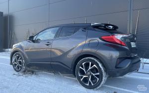 Серый Тойота C-HR 2017 в Вильнюс, объемом двигателя 1.80 л и пробегом 191 тыс. км за 13990 €, фото 4 на AUTOMOTO.COM.LV