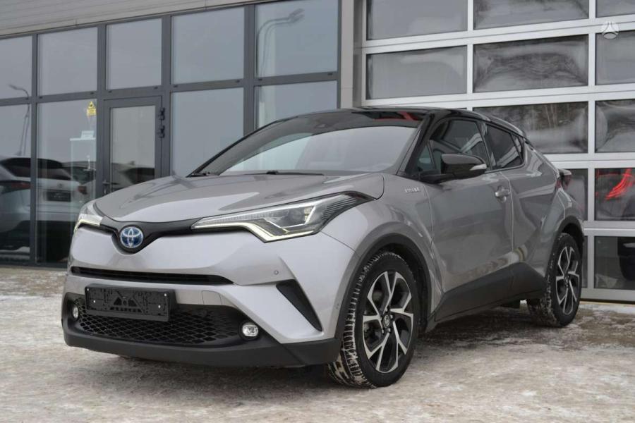 Pelēks Toyota C-HR 2017 Viļņa, ar dzinēja tilpumu 1.80 L un nobraukumu 105 tūkst. km par 17500 €, foto 2 vietnē AUTOMOTO.COM.LV
