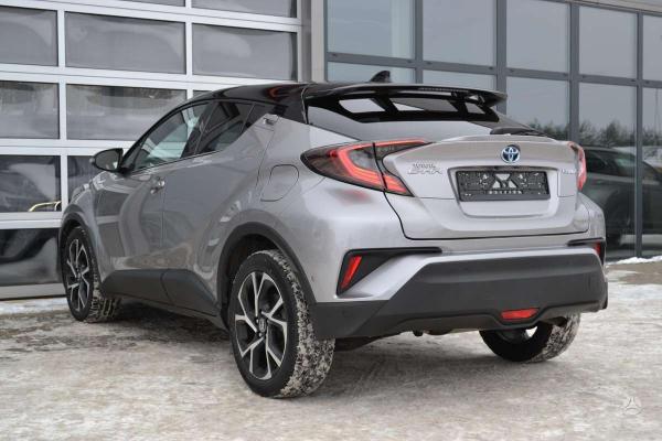 Grey Toyota C-HR 2017 in Vilnius, with an engine capacity of 1.80 L and mileage of 105 thousand km for 17500 €, photo 7 on AUTOMOTO.COM.LV