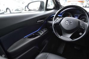 Pelēks Toyota C-HR 2017 Viļņa, ar dzinēja tilpumu 1.80 L un nobraukumu 105 tūkst. km par 17500 €, foto 30 vietnē AUTOMOTO.COM.LV
