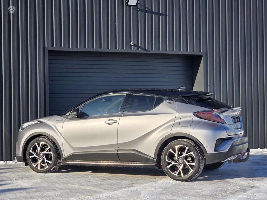 Серый Тойота C-HR 2017 в Каунас, объемом двигателя 1.80 л и пробегом 211 тыс. км за 15750 €, фото 3 на AUTOMOTO.COM.LV