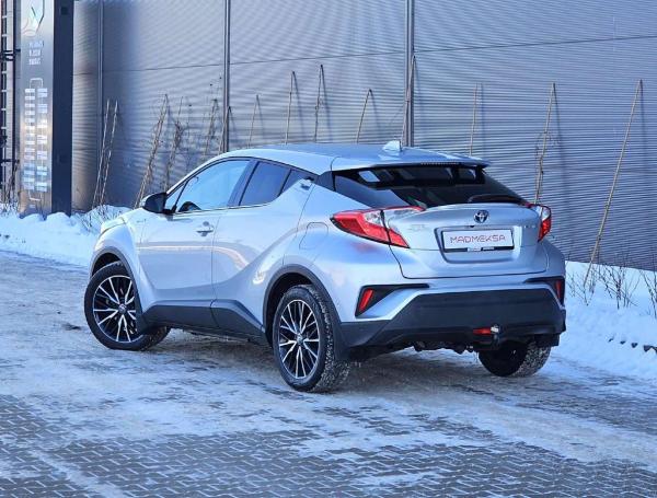 Grey Toyota C-HR 2017 in Vilnius, with an engine capacity of 1.80 L and mileage of 207 thousand km for 14750 €, photo 6 on AUTOMOTO.COM.LV