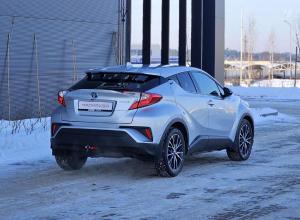 Grey Toyota C-HR 2017 in Vilnius, with an engine capacity of 1.80 L and mileage of 207 thousand km for 14750 €, photo 13 on AUTOMOTO.COM.LV