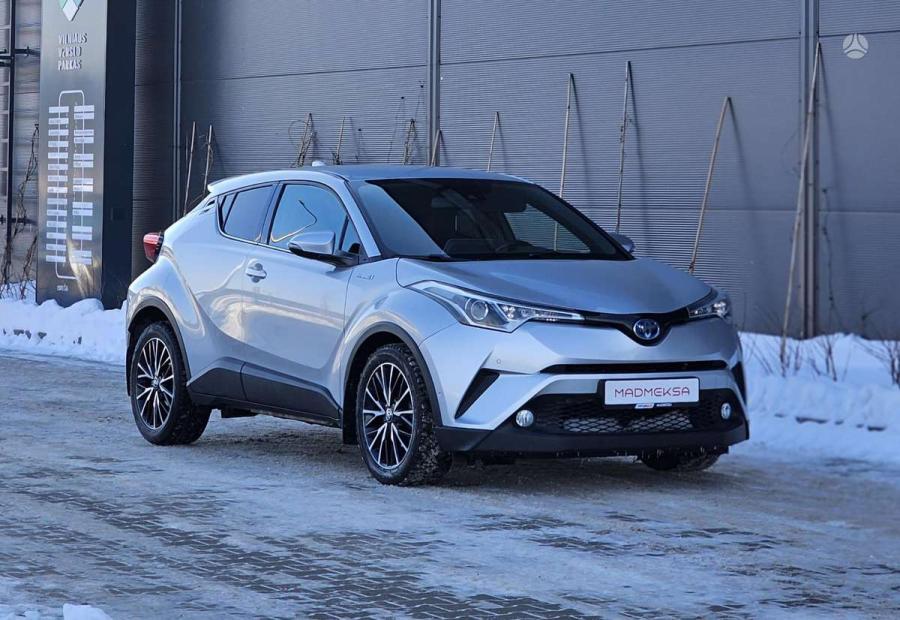 Grey Toyota C-HR 2017 in Vilnius, with an engine capacity of 1.80 L and mileage of 207 thousand km for 14750 €, photo 15 on AUTOMOTO.COM.LV