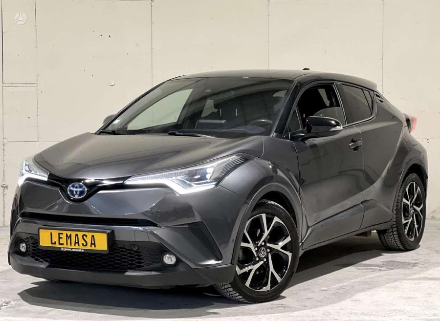 Grey Toyota C-HR 2017 in Klaipeda, with an engine capacity of 1.80 L and mileage of 144 thousand km for 16800 €, photo 1 on AUTOMOTO.COM.LV