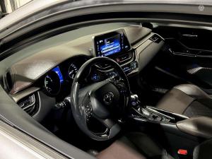 Pelēks Toyota C-HR 2017 Klaipėda, ar dzinēja tilpumu 1.80 L un nobraukumu 216 tūkst. km par 15500 €, foto 2 vietnē AUTOMOTO.COM.LV