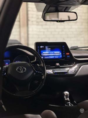 Pelēks Toyota C-HR 2017 Klaipėda, ar dzinēja tilpumu 1.80 L un nobraukumu 216 tūkst. km par 15500 €, foto 35 vietnē AUTOMOTO.COM.LV