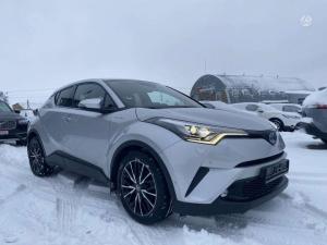 Pelēks Toyota C-HR 2017 Radviliškis, ar dzinēja tilpumu 1.80 L un nobraukumu 140 tūkst. km par 15250 €, foto 2 vietnē AUTOMOTO.COM.LV