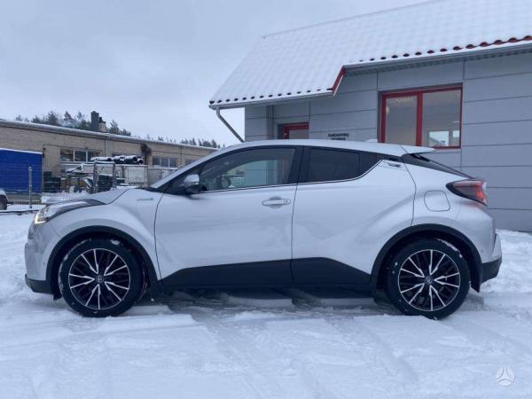 Серый Тойота C-HR 2017 в Радвилишкис, объемом двигателя 1.80 л и пробегом 140 тыс. км за 15250 €, фото 7 на AUTOMOTO.COM.LV