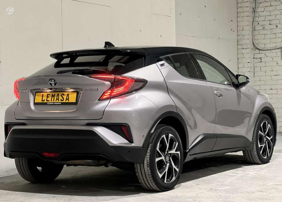 Pelēks Toyota C-HR 2017 Klaipėda, ar dzinēja tilpumu 1.80 L un nobraukumu 186 tūkst. km par 14500 €, foto 7 vietnē AUTOMOTO.COM.LV