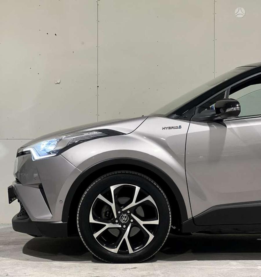 Pelēks Toyota C-HR 2017 Klaipėda, ar dzinēja tilpumu 1.80 L un nobraukumu 186 tūkst. km par 14500 €, foto 18 vietnē AUTOMOTO.COM.LV
