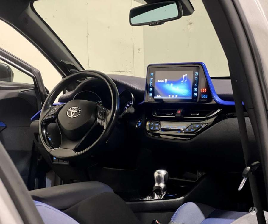 Pelēks Toyota C-HR 2017 Klaipėda, ar dzinēja tilpumu 1.80 L un nobraukumu 186 tūkst. km par 14500 €, foto 19 vietnē AUTOMOTO.COM.LV