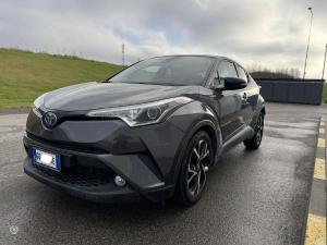 Серый Тойота C-HR 2017 в Утена, объемом двигателя 1.80 л и пробегом 145 тыс. км за 13900 €, фото 7 на AUTOMOTO.COM.LV
