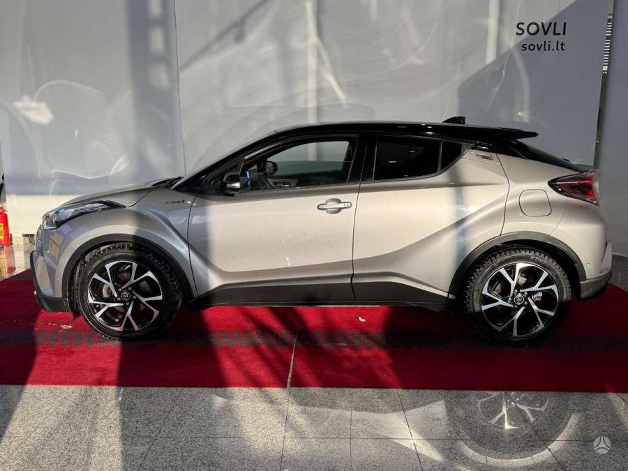 Серый Тойота C-HR 2017 в Шяуляй, объемом двигателя 1.80 л и пробегом 158 тыс. км за 16900 €, фото 5 на AUTOMOTO.COM.LV