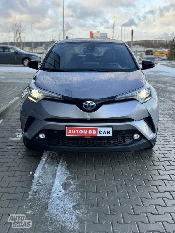 Grey Toyota C-HR 2017 in Vilnius, with an engine capacity of 1.80 L and mileage of 76 thousand km for 17950 €, photo 2 on AUTOMOTO.COM.LV