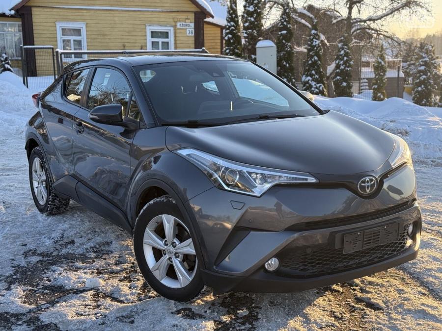 Pelēks Toyota C-HR 2017 Utena, ar dzinēja tilpumu 1.20 L un nobraukumu 162 tūkst. km par 13500 €, foto 1 vietnē AUTOMOTO.COM.LV
