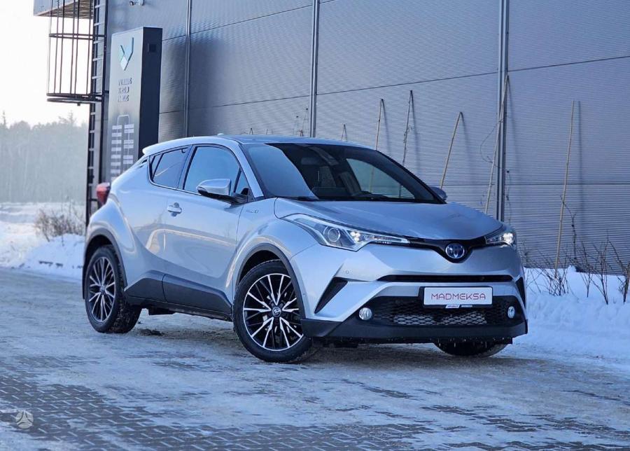 Серый Тойота C-HR 2017 в Вильнюс, объемом двигателя 1.80 л и пробегом 207 тыс. км за 14750 €, фото 1 на AUTOMOTO.COM.LV