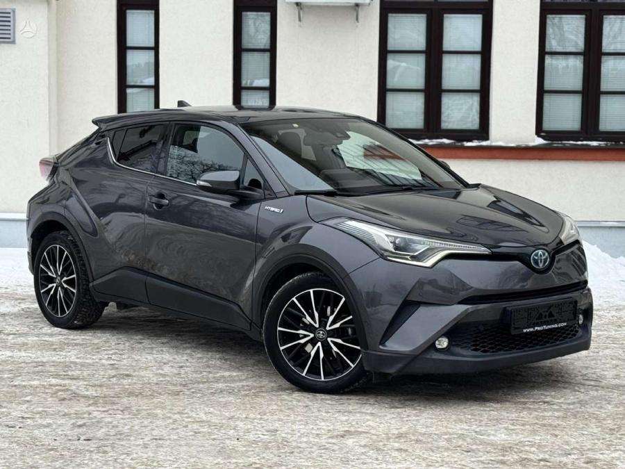 Серый Тойота C-HR 2017 в Паневежис, объемом двигателя 1.80 л и пробегом 179 тыс. км за 15800 €, фото 5 на AUTOMOTO.COM.LV
