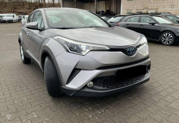 Pelēks Toyota C-HR 2017 Viļņa, ar dzinēja tilpumu 1.80 L un nobraukumu 35 tūkst. km par 16999 €, foto 2 vietnē AUTOMOTO.COM.LV