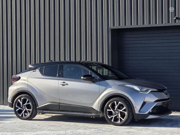 Pelēks Toyota C-HR 2017 Kauņa, ar dzinēja tilpumu 1.80 L un nobraukumu 211 tūkst. km par 15750 €, foto 5 vietnē AUTOMOTO.COM.LV
