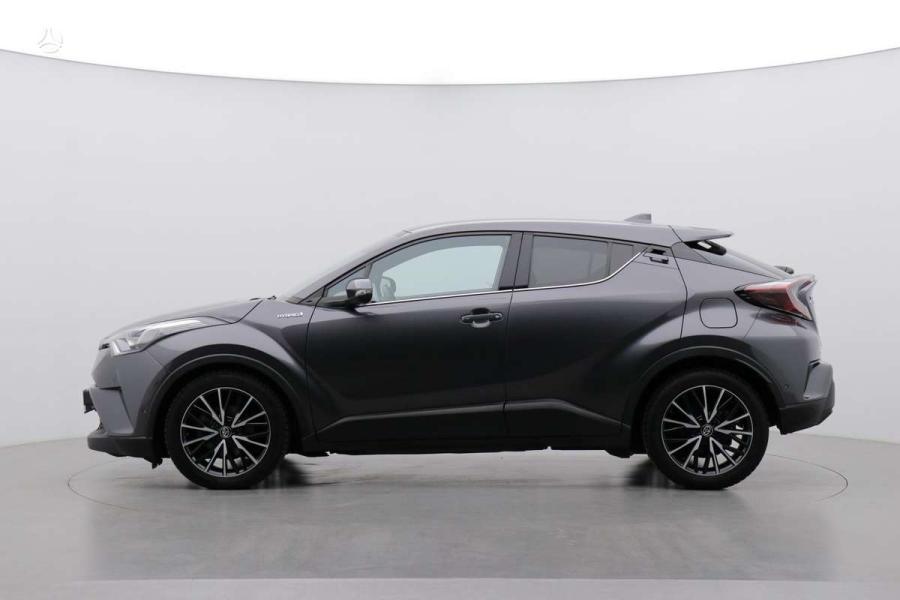 Grey Toyota C-HR 2017 in Vilnius, with an engine capacity of 1.80 L and mileage of 135 thousand km for 16900 €, photo 4 on AUTOMOTO.COM.LV
