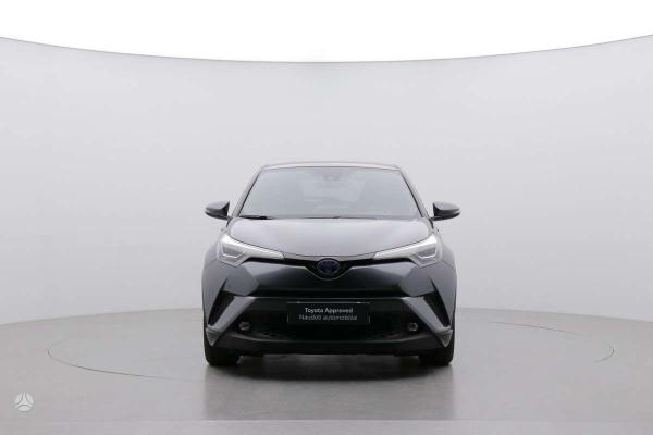 Серый Тойота C-HR 2017 в Вильнюс, объемом двигателя 1.80 л и пробегом 135 тыс. км за 16900 €, фото 6 на AUTOMOTO.COM.LV