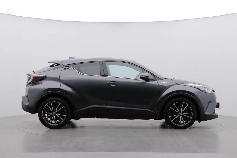 Grey Toyota C-HR 2017 in Vilnius, with an engine capacity of 1.80 L and mileage of 135 thousand km for 16900 €, photo 17 on AUTOMOTO.COM.LV