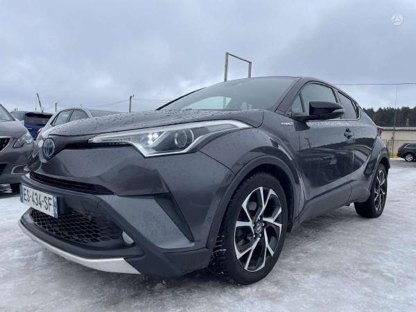 Серый Тойота C-HR 2017 в Вильнюс, объемом двигателя 1.80 л и пробегом 191 тыс. км за 13750 €, фото 2 на AUTOMOTO.COM.LV