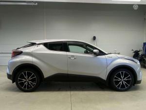 Серый Тойота C-HR 2017 в Радвилишкис, объемом двигателя 1.80 л и пробегом 140 тыс. км за 15250 €, фото 7 на AUTOMOTO.COM.LV