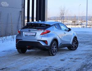 Grey Toyota C-HR 2017 in Vilnius, with an engine capacity of 1.80 L and mileage of 207 thousand km for 14750 €, photo 8 on AUTOMOTO.COM.LV