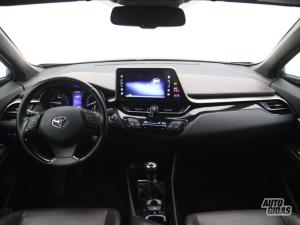 Grey Toyota C-HR 2017 in Vilnius, with an engine capacity of 1.20 L and mileage of 156 thousand km for 12899 €, photo 2 on AUTOMOTO.COM.LV