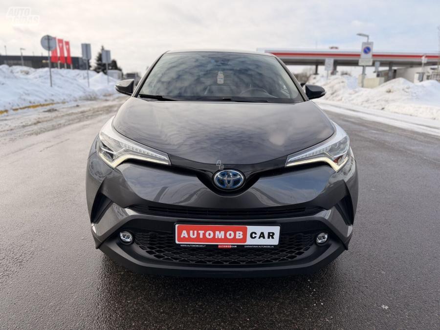 Pelēks Toyota C-HR 2017 Viļņa, ar dzinēja tilpumu 1.80 L un nobraukumu 131 tūkst. km par 15950 €, foto 2 vietnē AUTOMOTO.COM.LV