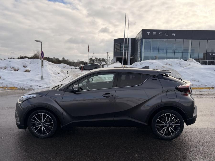 Pelēks Toyota C-HR 2017 Viļņa, ar dzinēja tilpumu 1.80 L un nobraukumu 131 tūkst. km par 15950 €, foto 7 vietnē AUTOMOTO.COM.LV