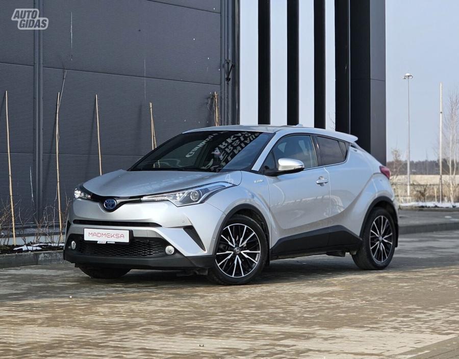 Pelēks Toyota C-HR 2017 Viļņa, ar dzinēja tilpumu 1.80 L un nobraukumu 207 tūkst. km par 14750 €, foto 4 vietnē AUTOMOTO.COM.LV