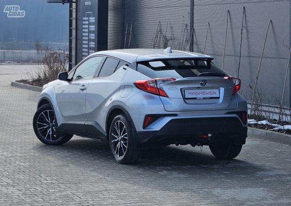 Pelēks Toyota C-HR 2017 Viļņa, ar dzinēja tilpumu 1.80 L un nobraukumu 207 tūkst. km par 14750 €, foto 6 vietnē AUTOMOTO.COM.LV