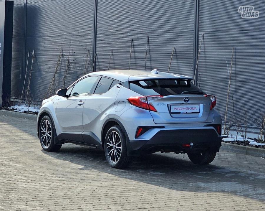 Pelēks Toyota C-HR 2017 Viļņa, ar dzinēja tilpumu 1.80 L un nobraukumu 207 tūkst. km par 14750 €, foto 14 vietnē AUTOMOTO.COM.LV
