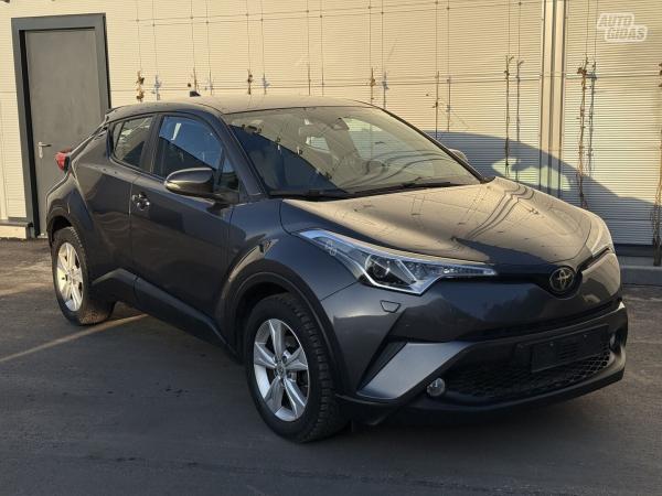 Grey Toyota C-HR 2017 in Utena, with an engine capacity of 1.20 L and mileage of 162 thousand km for 12950 €, photo  on AUTOMOTO.COM.LV