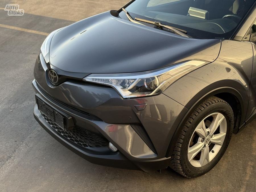 Pelēks Toyota C-HR 2017 Utena, ar dzinēja tilpumu 1.20 L un nobraukumu 162 tūkst. km par 12950 €, foto 5 vietnē AUTOMOTO.COM.LV