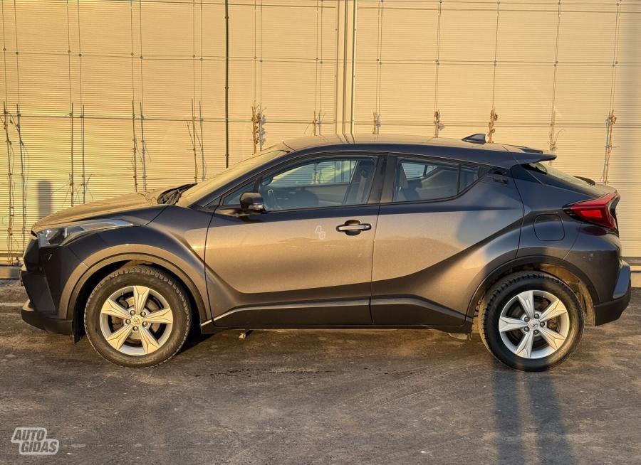 Pelēks Toyota C-HR 2017 Utena, ar dzinēja tilpumu 1.20 L un nobraukumu 162 tūkst. km par 12950 €, foto 19 vietnē AUTOMOTO.COM.LV