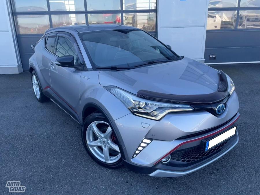 Pelēks Toyota C-HR 2017 Klaipėda, ar dzinēja tilpumu 1.80 L un nobraukumu 162 tūkst. km par 17200 €, foto 1 vietnē AUTOMOTO.COM.LV