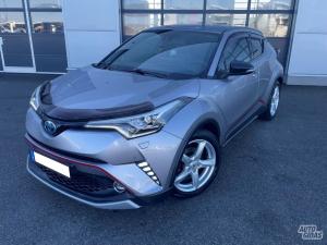 Pelēks Toyota C-HR 2017 Klaipėda, ar dzinēja tilpumu 1.80 L un nobraukumu 162 tūkst. km par 17200 €, foto 3 vietnē AUTOMOTO.COM.LV