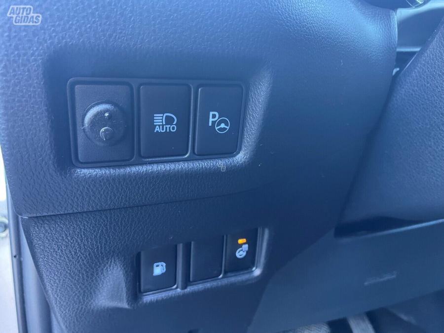 Pelēks Toyota C-HR 2017 Klaipėda, ar dzinēja tilpumu 1.80 L un nobraukumu 162 tūkst. km par 17200 €, foto 18 vietnē AUTOMOTO.COM.LV