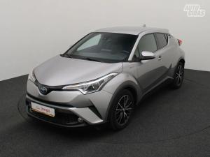 Grey Toyota C-HR 2017 in Vilnius, with an engine capacity of 1.80 L and mileage of 212 thousand km for 14899 €, photo  on AUTOMOTO.COM.LV