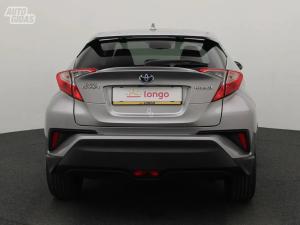 Grey Toyota C-HR 2017 in Vilnius, with an engine capacity of 1.80 L and mileage of 212 thousand km for 14899 €, photo 6 on AUTOMOTO.COM.LV