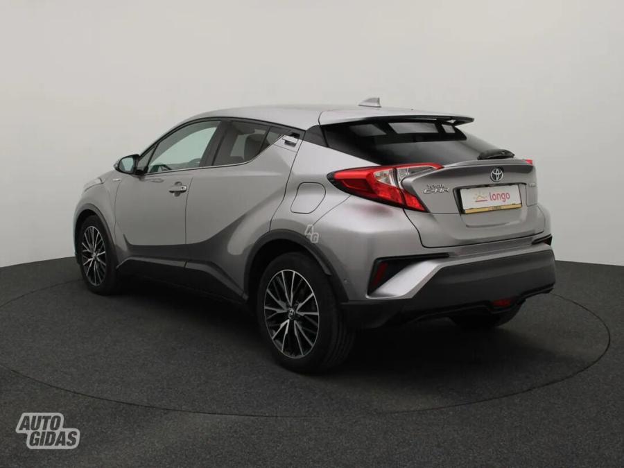 Grey Toyota C-HR 2017 in Vilnius, with an engine capacity of 1.80 L and mileage of 212 thousand km for 14899 €, photo 8 on AUTOMOTO.COM.LV