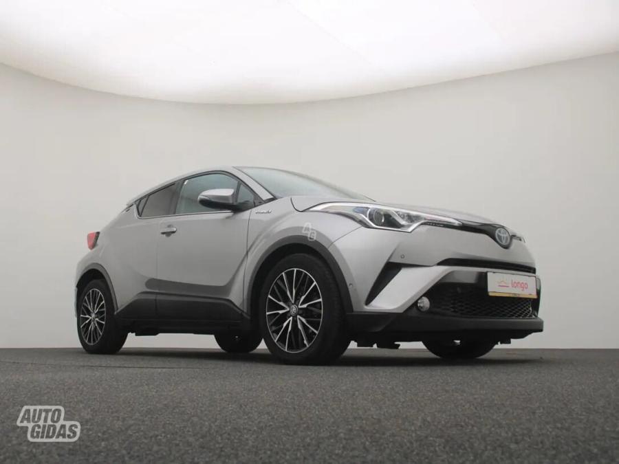 Grey Toyota C-HR 2017 in Vilnius, with an engine capacity of 1.80 L and mileage of 212 thousand km for 14899 €, photo 12 on AUTOMOTO.COM.LV