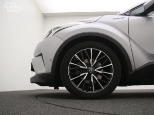 Grey Toyota C-HR 2017 in Vilnius, with an engine capacity of 1.80 L and mileage of 212 thousand km for 14899 €, photo 27 on AUTOMOTO.COM.LV