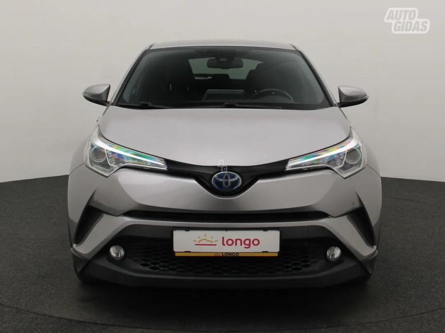 Серый Тойота C-HR 2017 в Вильнюс, объемом двигателя 1.80 л и пробегом 171 тыс. км за 16199 €, фото 4 на AUTOMOTO.COM.LV